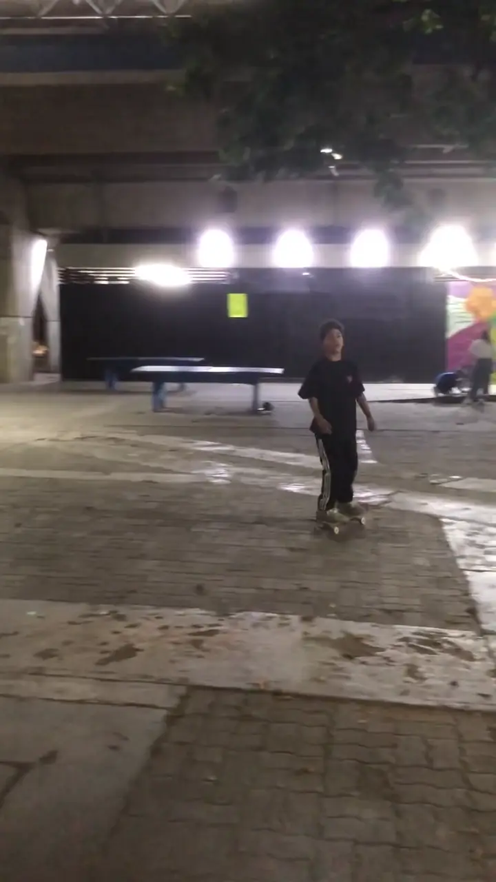 Pressure flip, Escaleras Banesco Caracas-Caricuao, Addley Campos